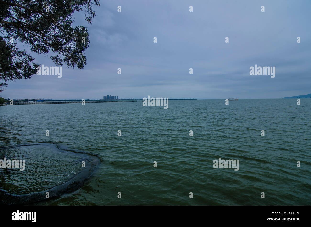 Dian chi lake hi-res stock photography and images - Alamy