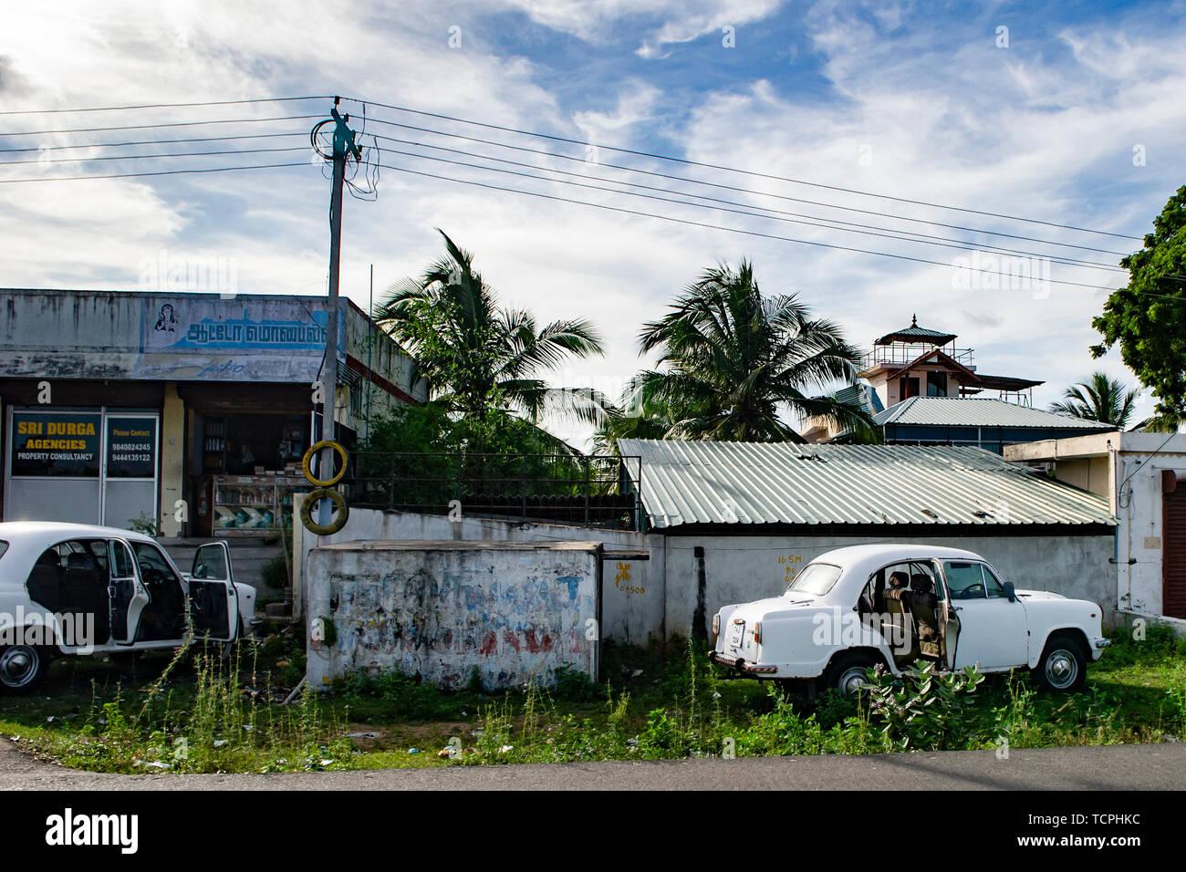 Poverty in Chennai, India, where old Morris cars sit deserted outside ...