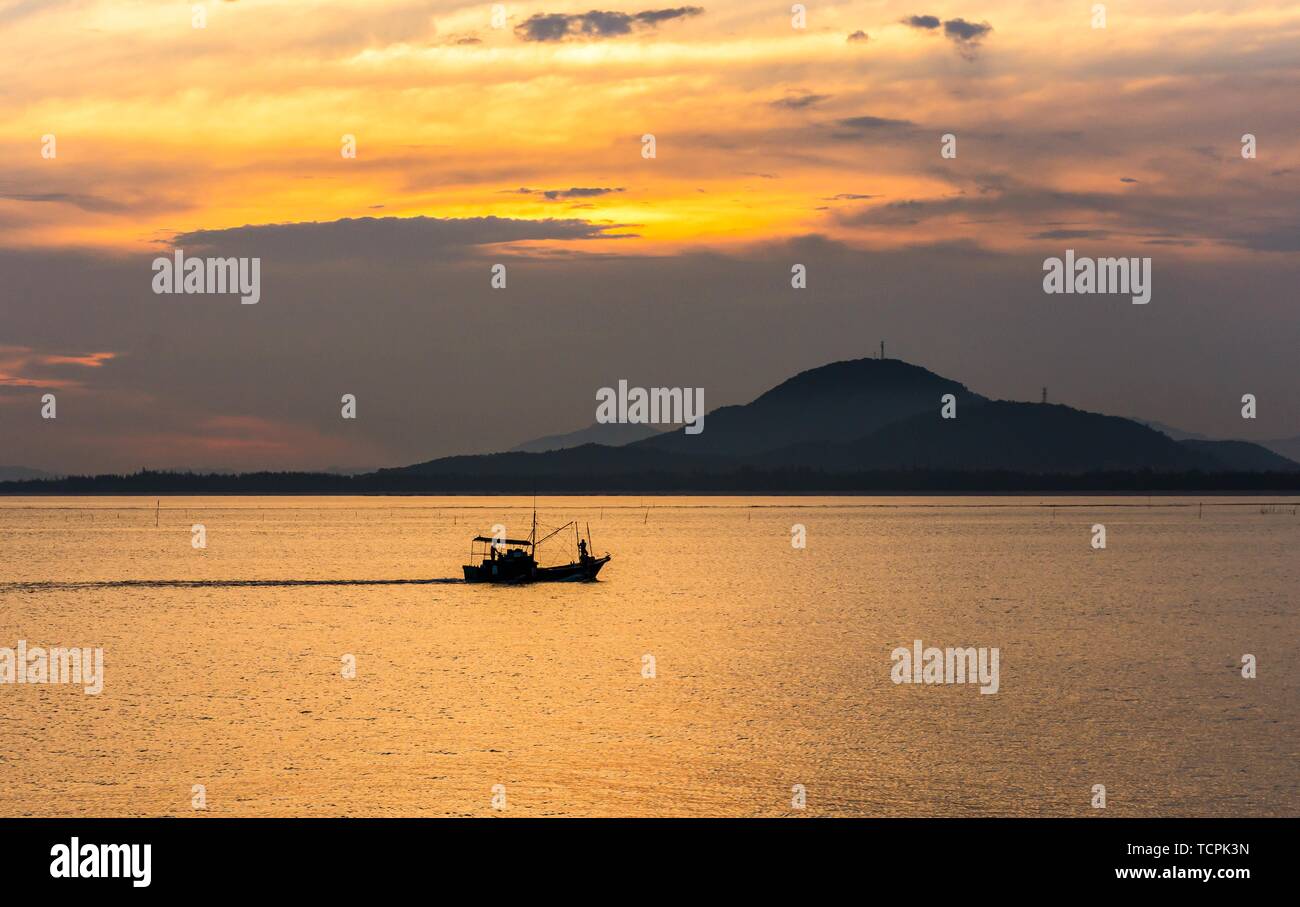 Sunset sand chop Stock Photo - Alamy