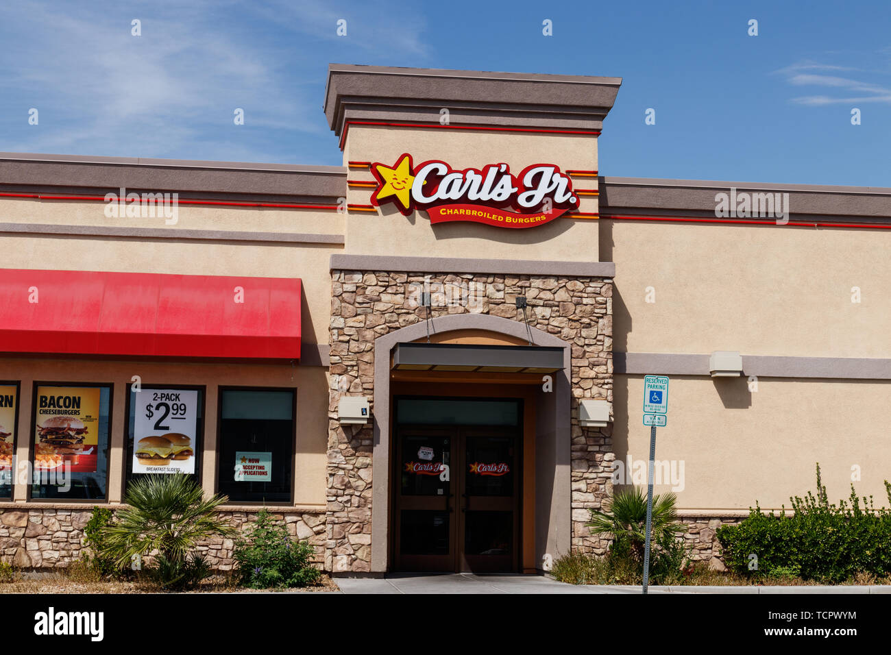 Carls jr chicken hi-res stock photography and images - Alamy