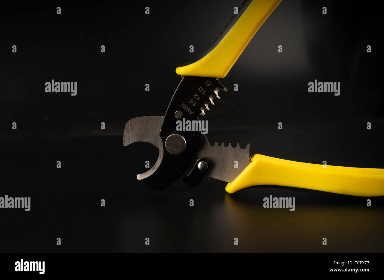 Hardware electrical tool wire-cutting clamp Stock Photo - Alamy