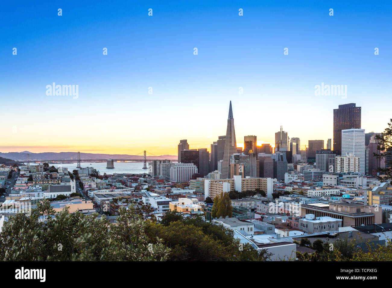 cityscape and skyline of san francisco at sunrise Stock Photo - Alamy