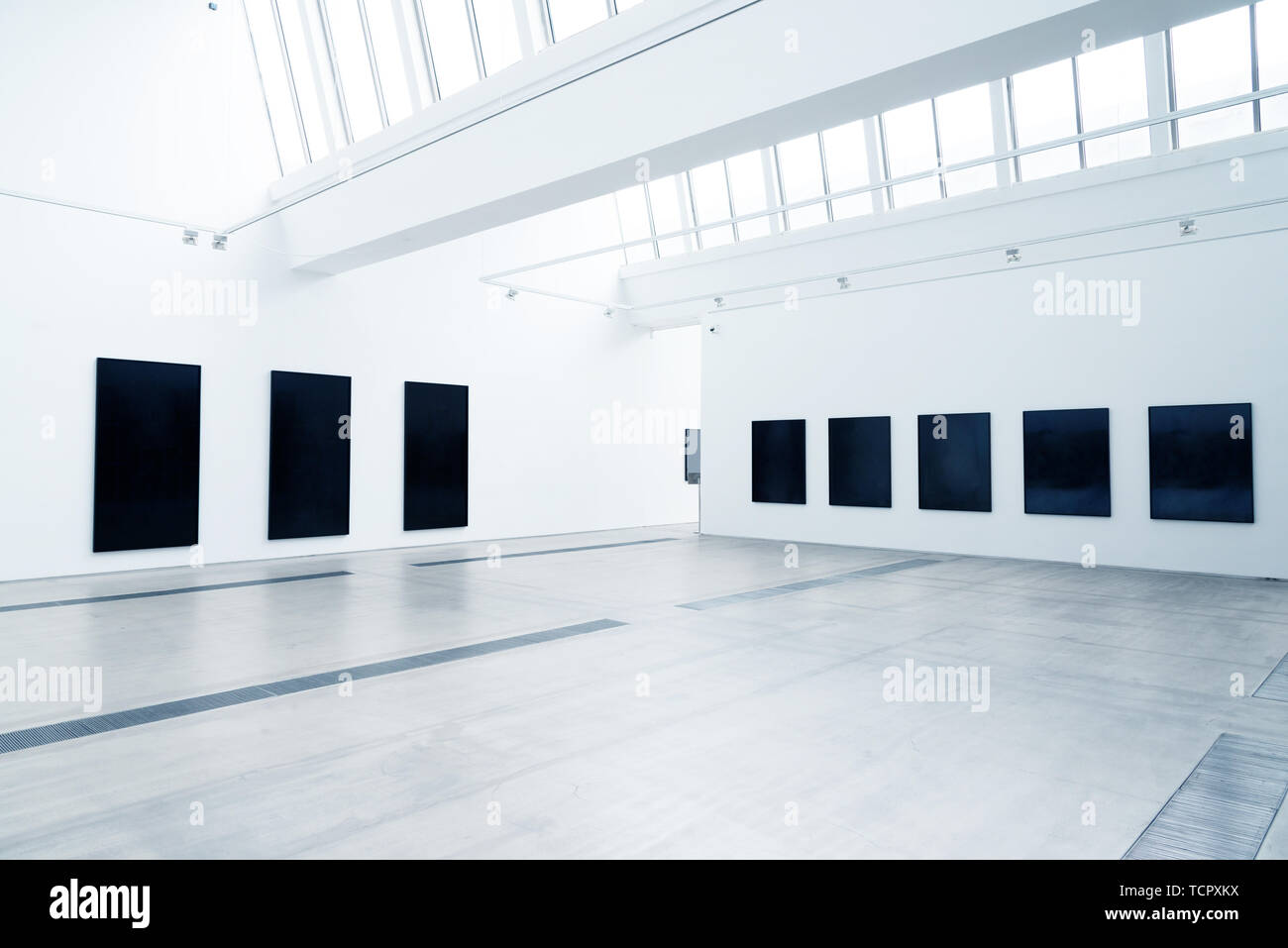 The interior of modern gallery Stock Photo - Alamy