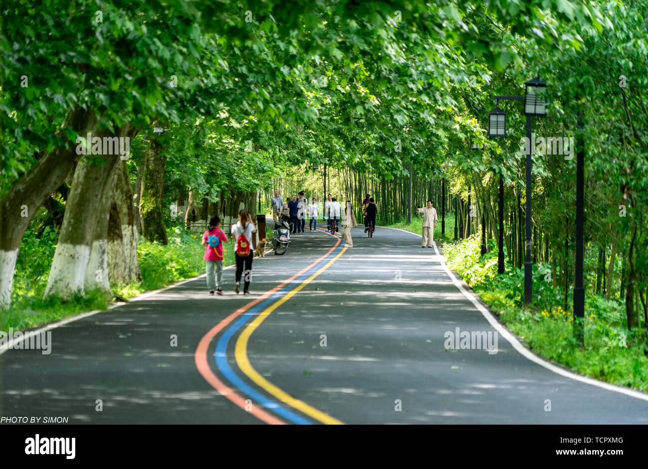 Road far away with walks hi-res stock photography and images - Alamy