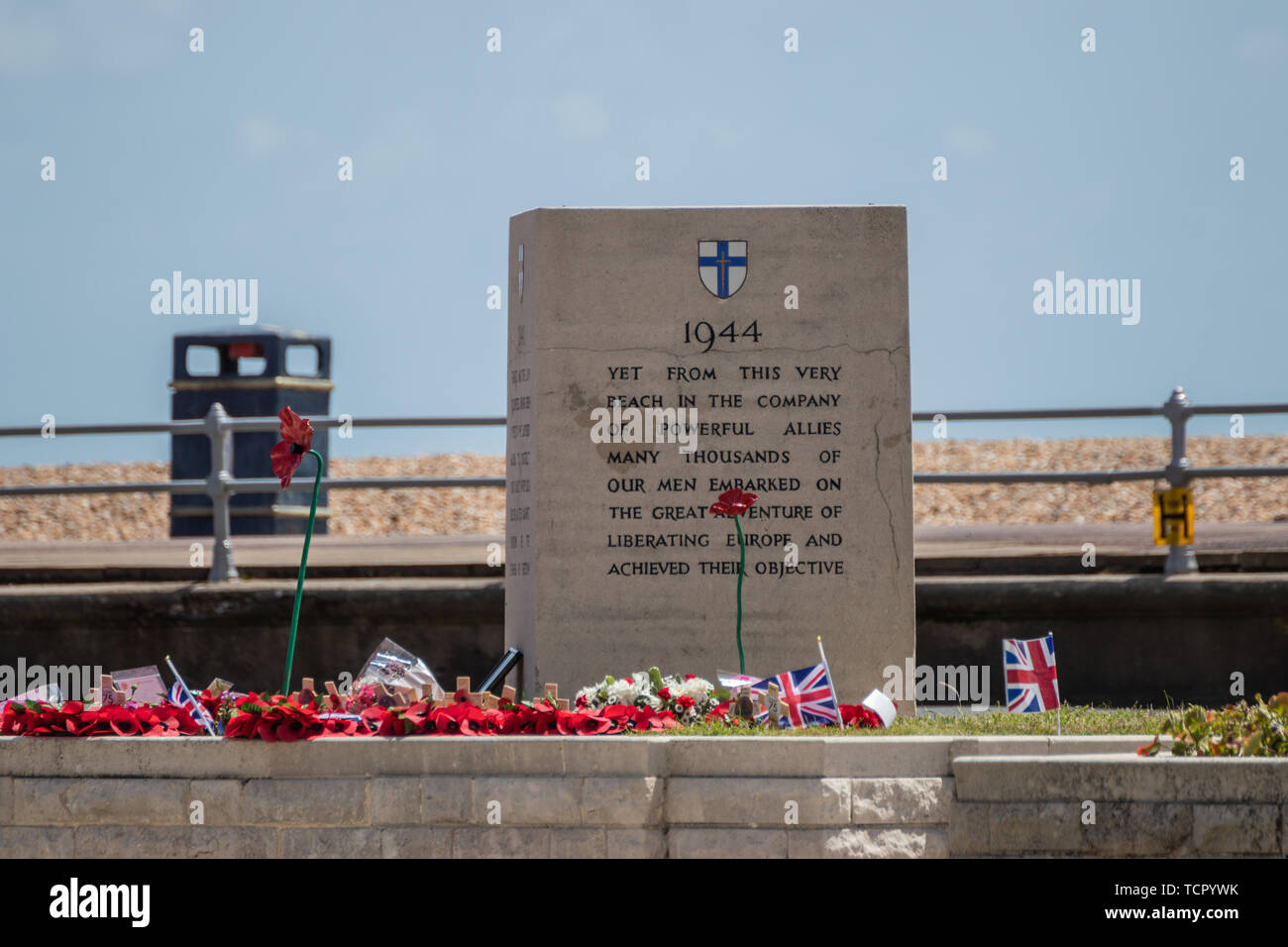 D day landings memorial union jack hi-res stock photography and images ...