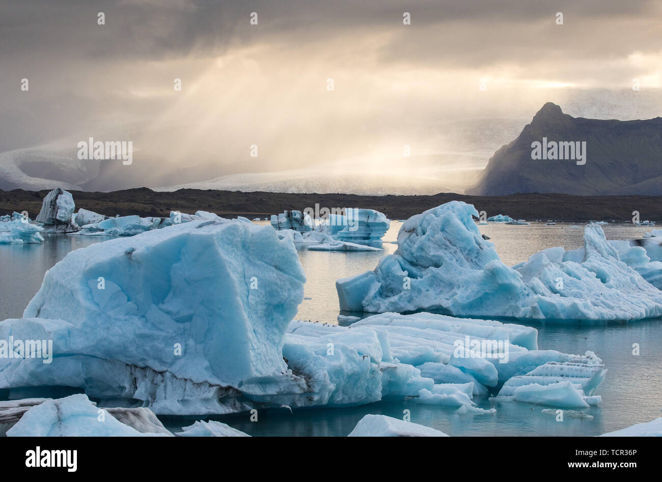 Iceland, Jokulsarlon lagoon, Beautiful cold landscape picture of ...