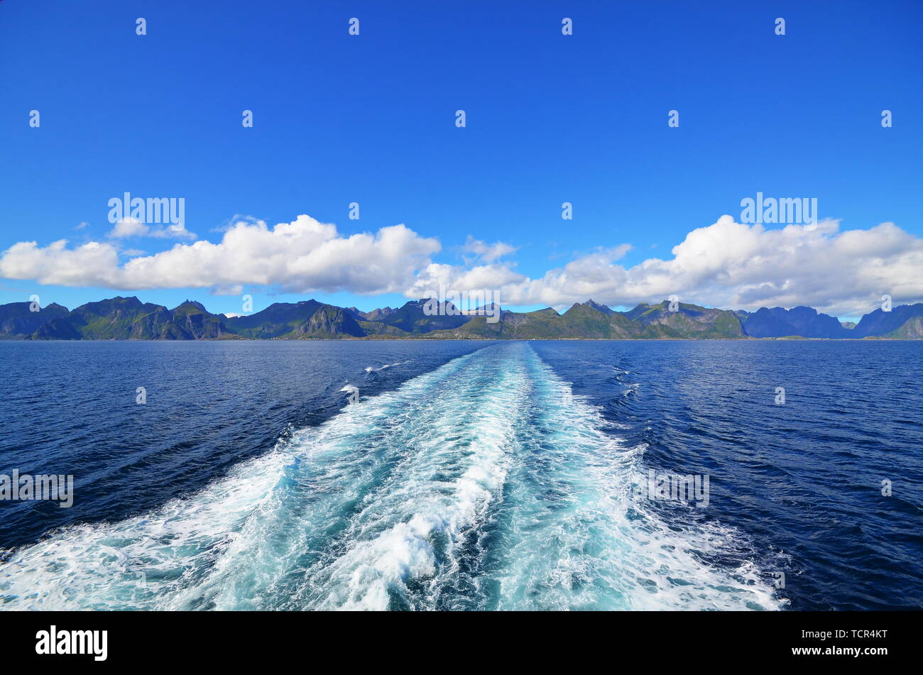 Cargo cruise ships ships out to sea hi-res stock photography and images ...