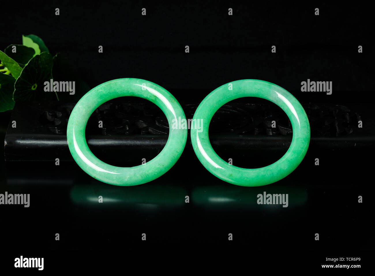 Collection-grade jade bracelet Stock Photo - Alamy