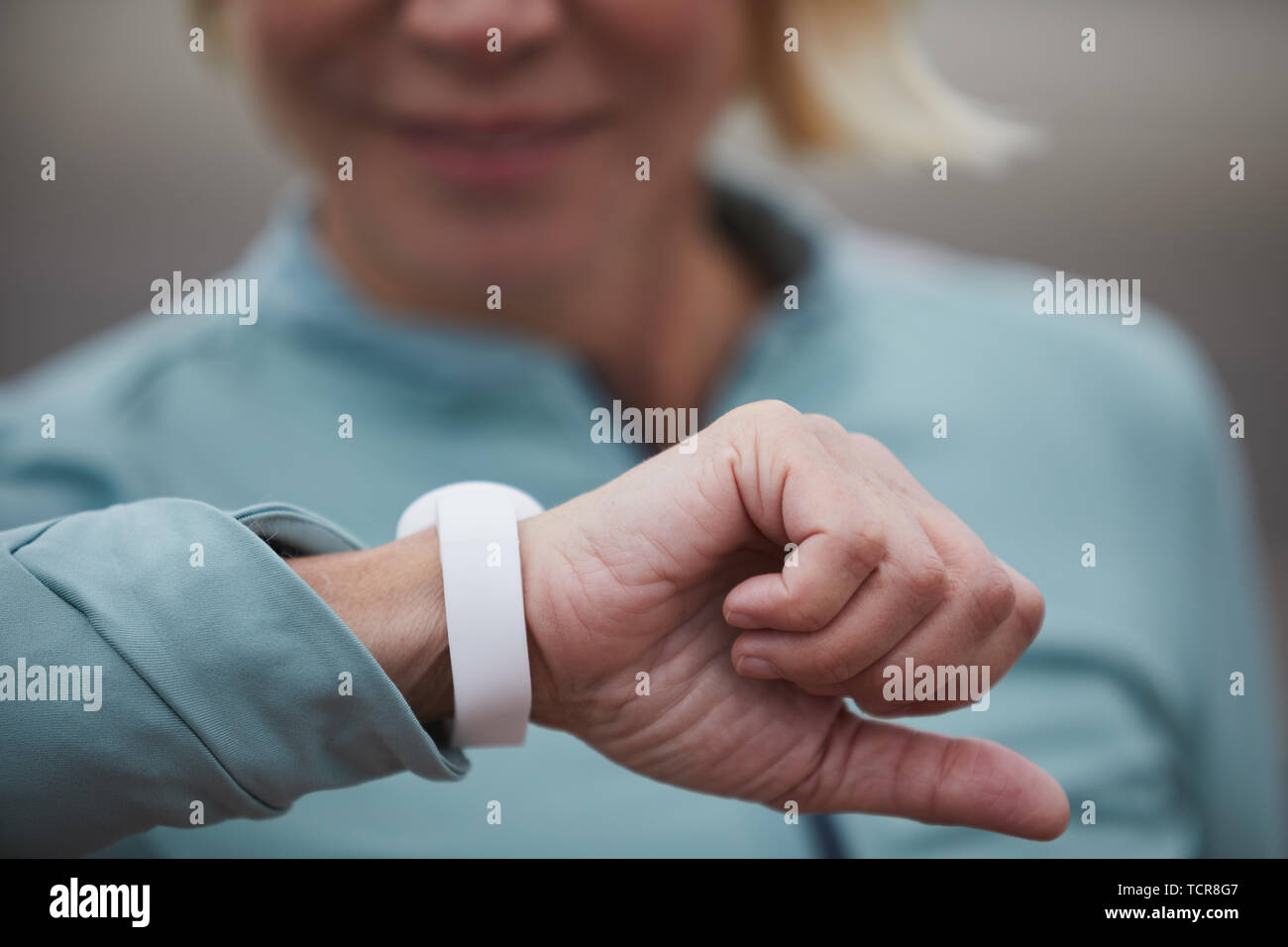 Checking minute hi-res stock photography and images - Alamy