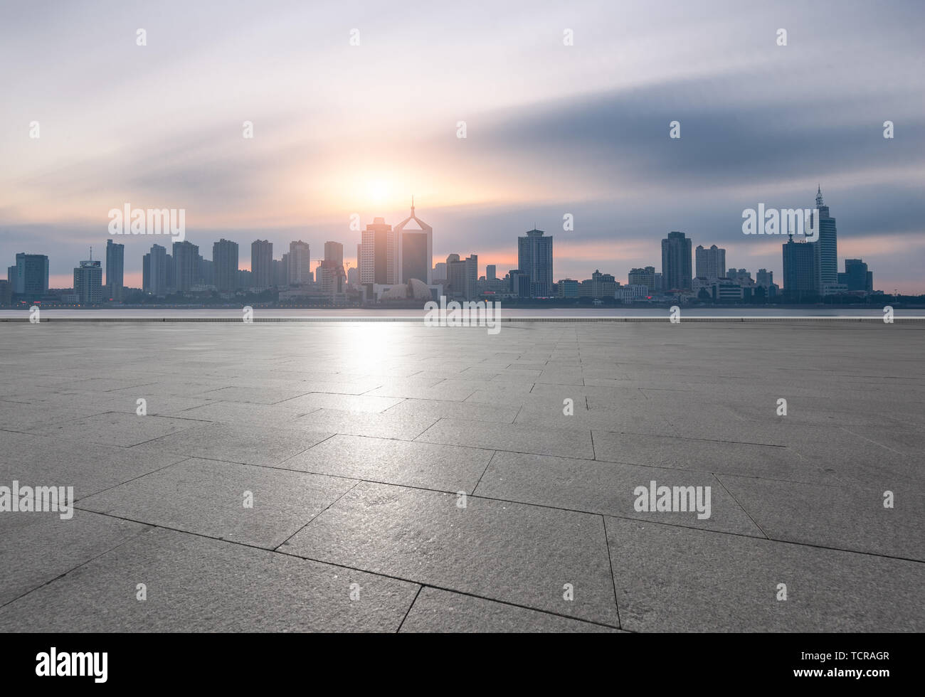 Ground water cityscape skyline hi-res stock photography and images - Alamy