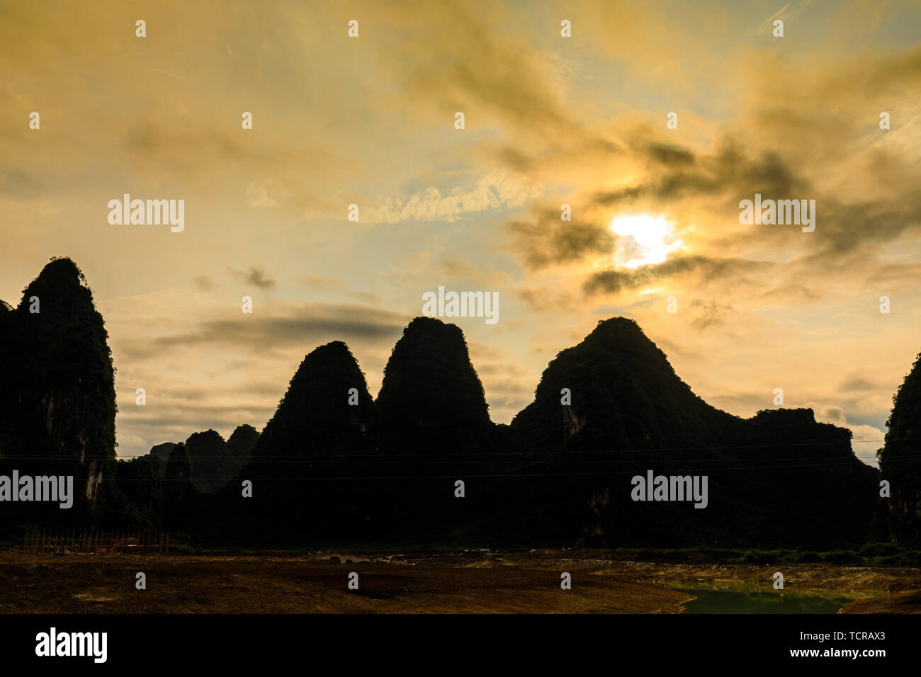 Ten li gallery hi-res stock photography and images - Alamy