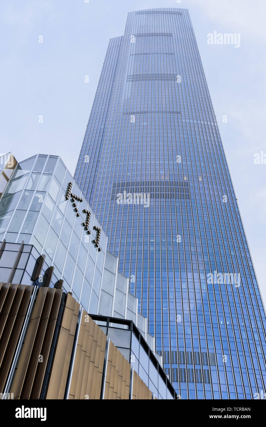 Super high rise office buildings hi-res stock photography and images ...