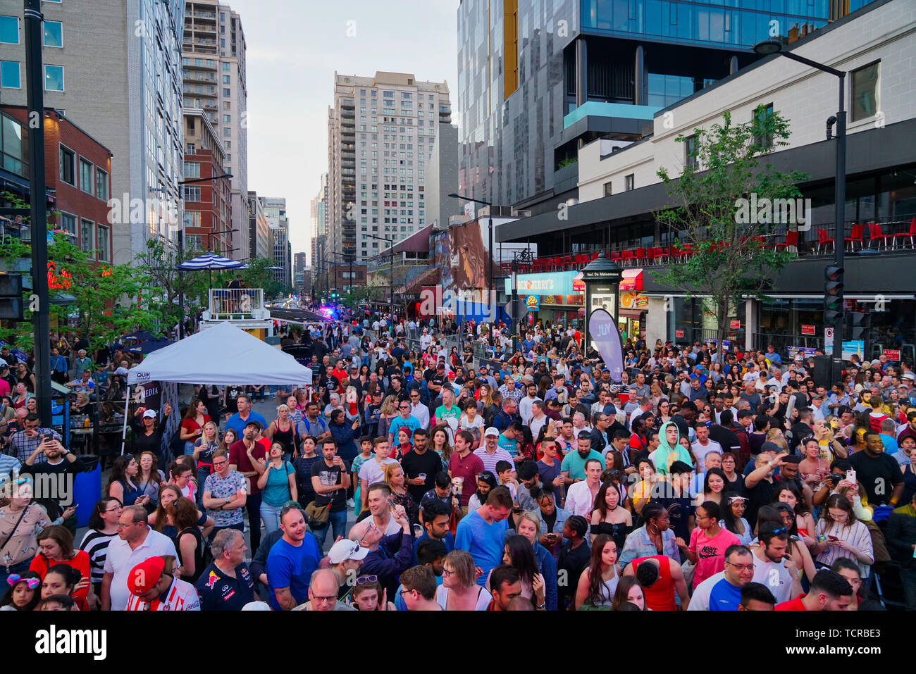Crescent street in montreal hi-res stock photography and images - Alamy