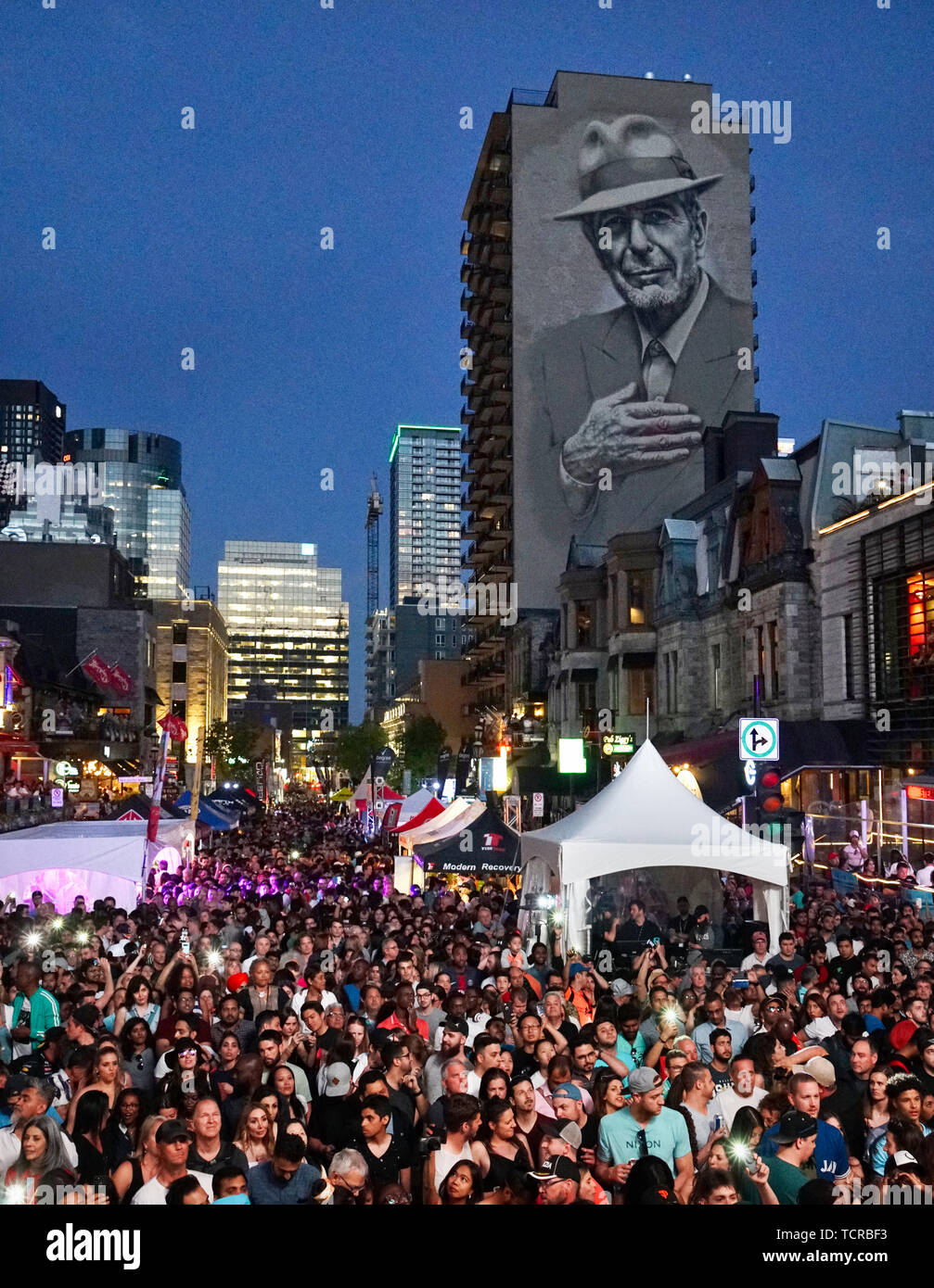 Crescent street in montreal hi-res stock photography and images - Alamy
