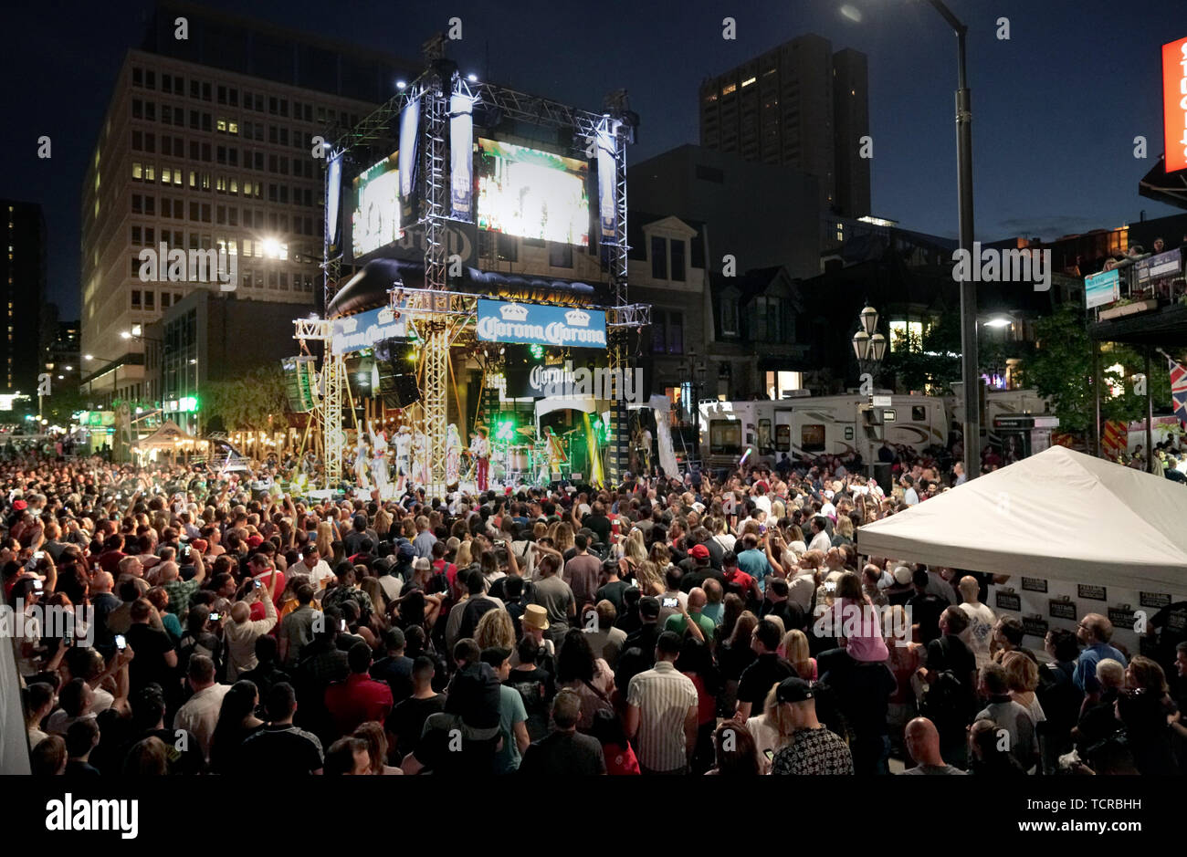 Crescent street in montreal hi-res stock photography and images - Alamy