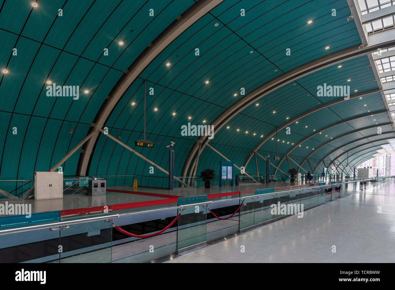 Shanghai Maglev Train Longyang Road Station Platform Stock Photo - Alamy