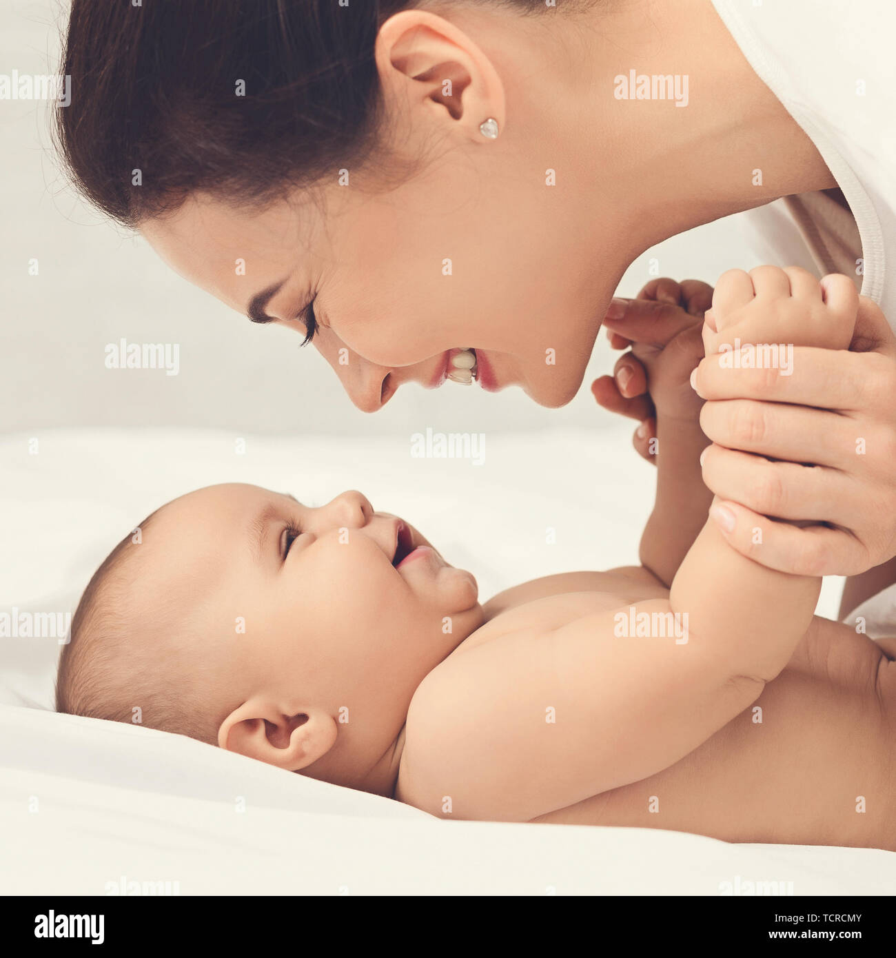 Baby parent bedroom hi-res stock photography and images - Alamy