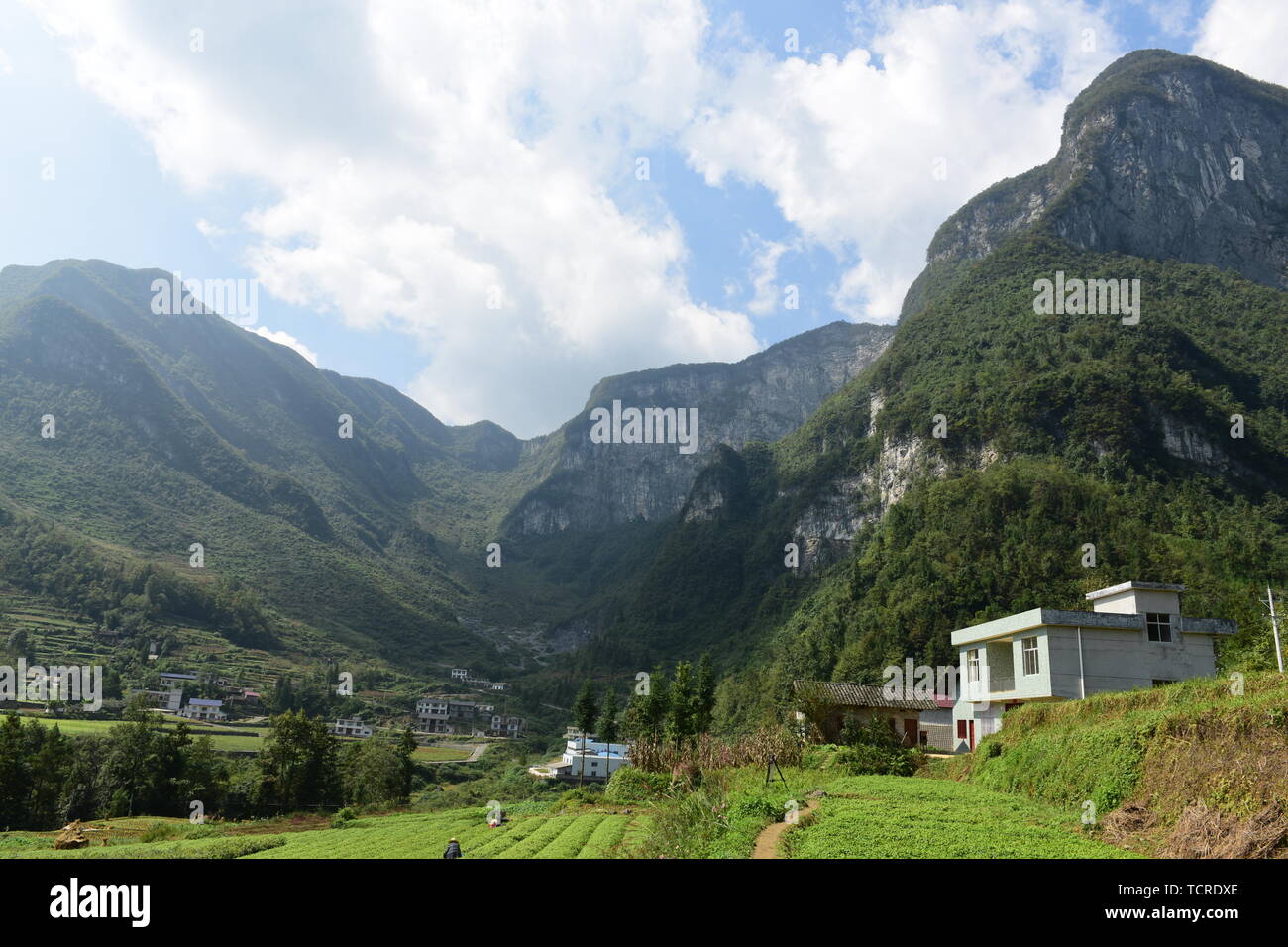 Dashan blue sky and white clouds Stock Photo - Alamy