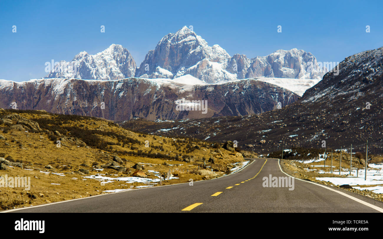Tibet scenery hi-res stock photography and images - Alamy