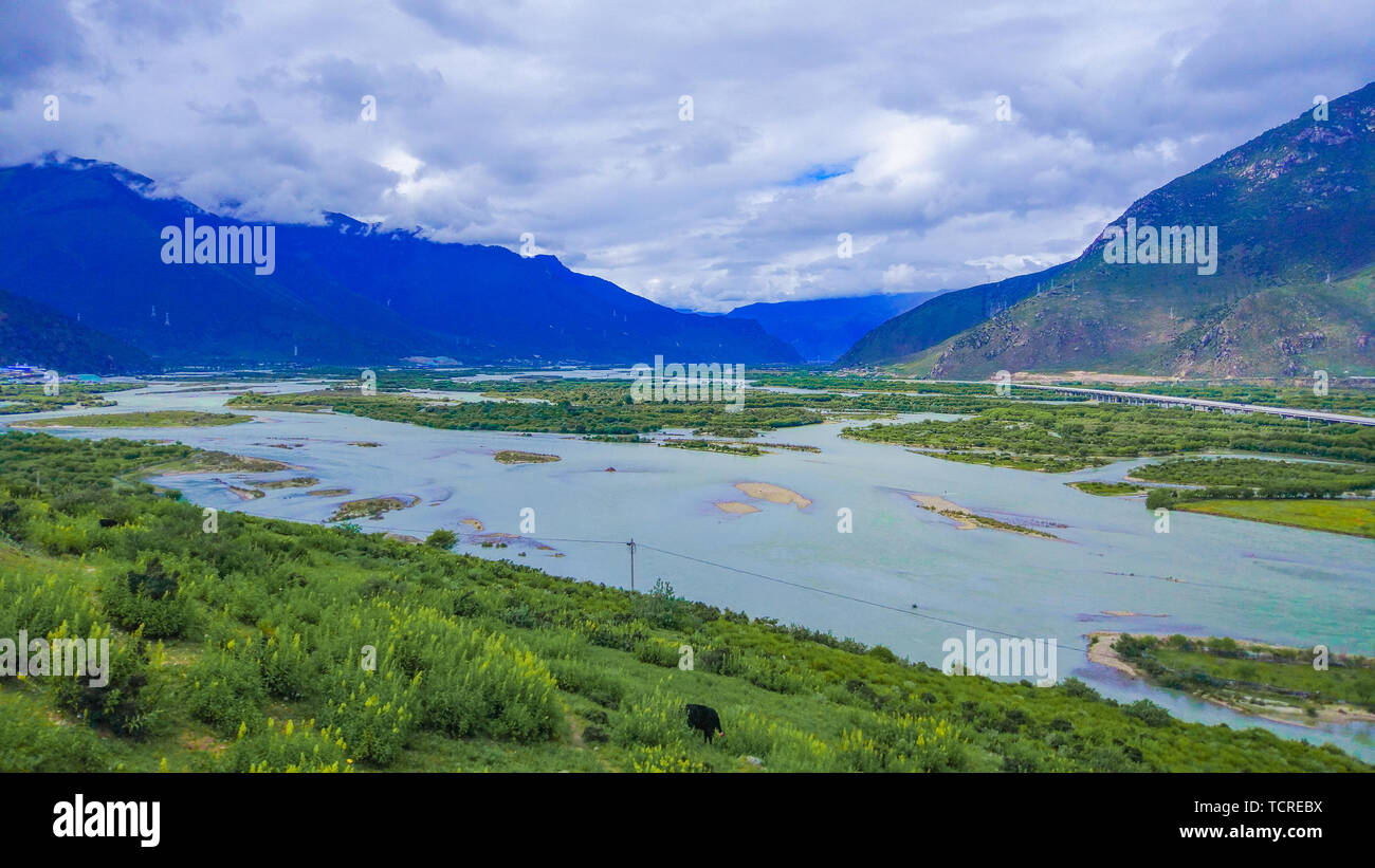Scenery of China's Tibetan Plateau Stock Photo - Alamy