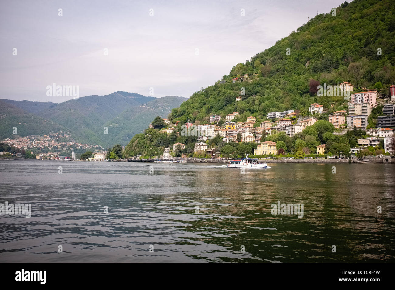 Lake como boat hi-res stock photography and images - Alamy