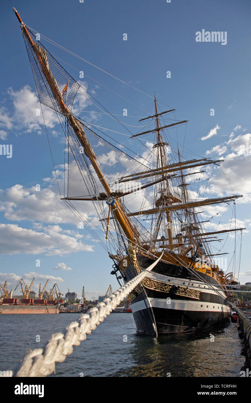 Ancient Sailing Vessel High Resolution Stock Photography and Images - Alamy
