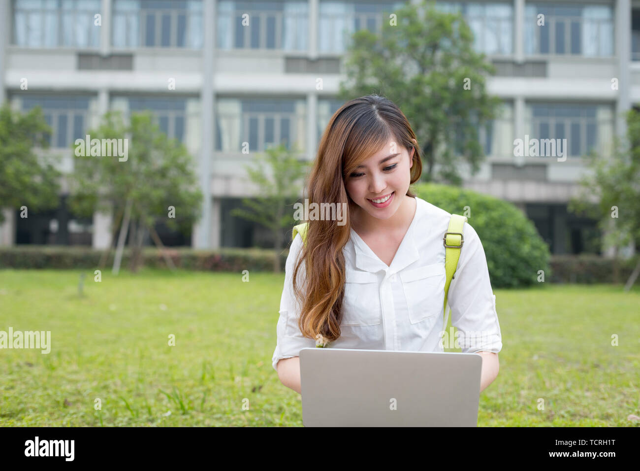 Japanese student outdoors hi-res stock photography and images - Alamy