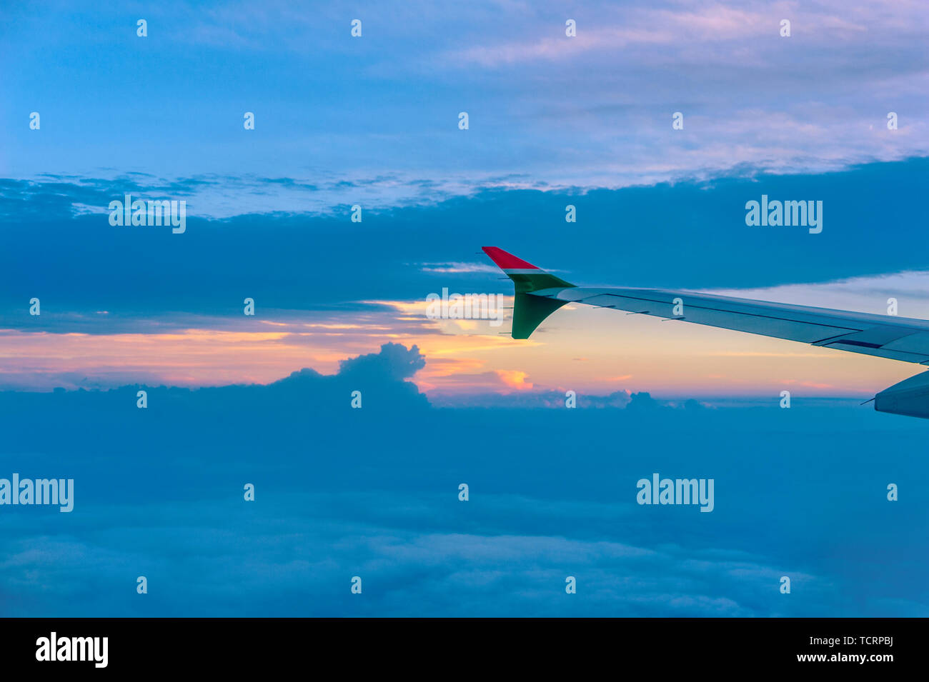 Sky aircraft airlines flying daylight transportation system hi-res ...