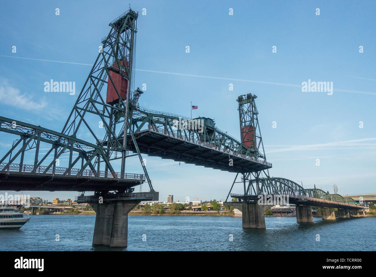 Hawthorne bridge in Portland Stock Photo - Alamy