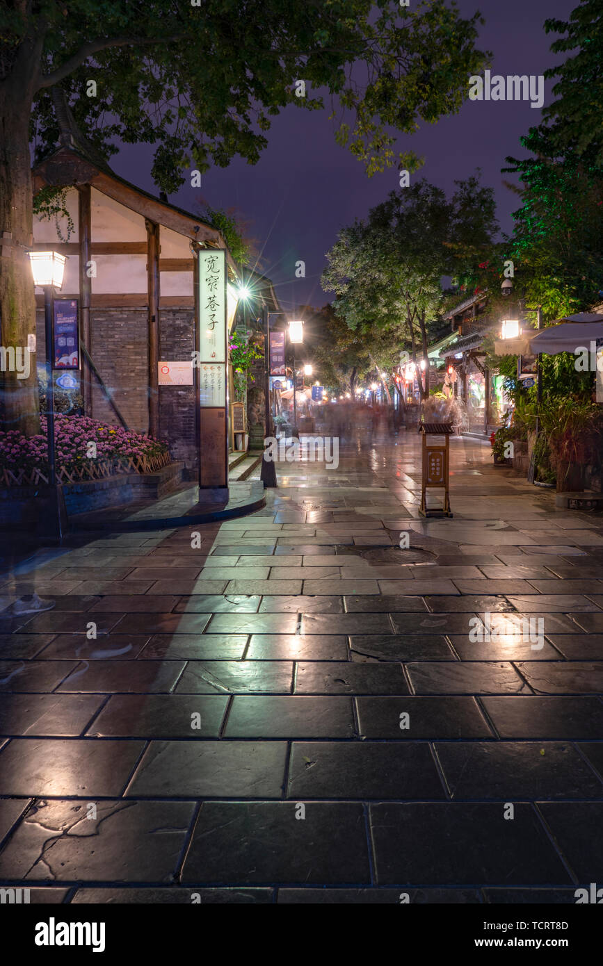 Wide And Narrow Alley High Resolution Stock Photography and Images - Alamy