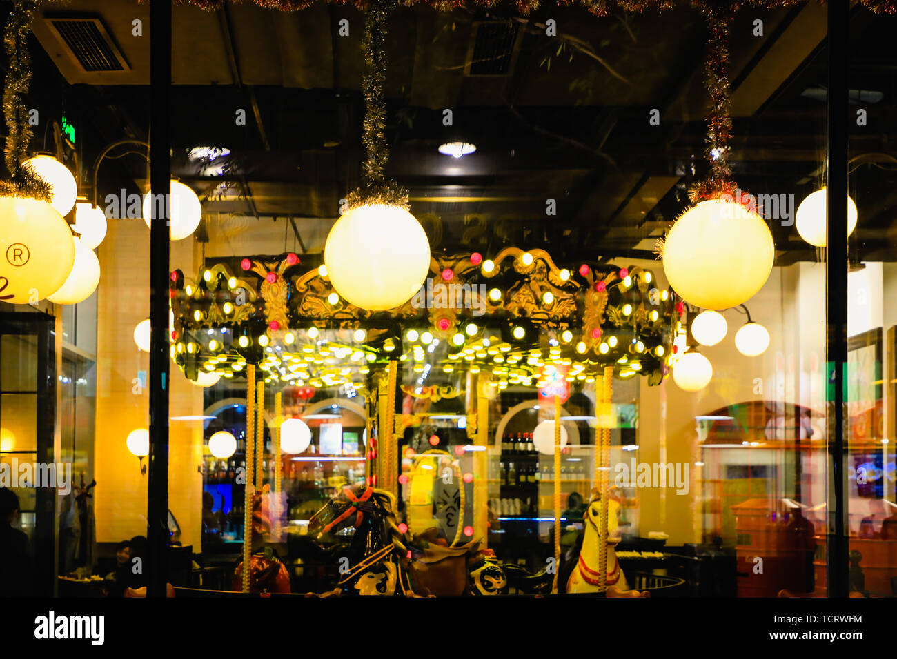 Chengdu road and night view lights hi-res stock photography and images ...