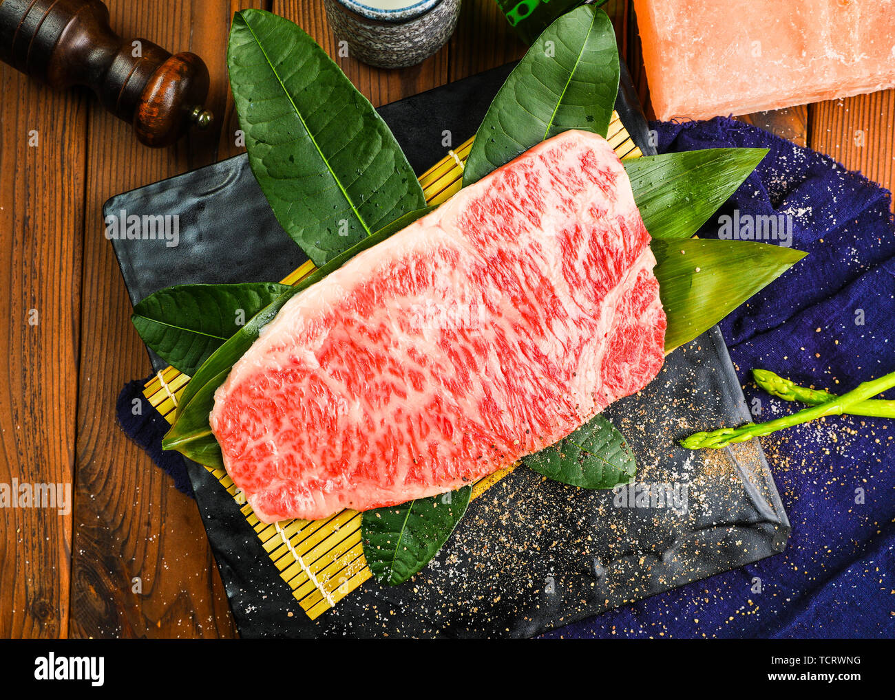 Japanese cuisine restaurant food, roast meat, hot pot, red meat ...