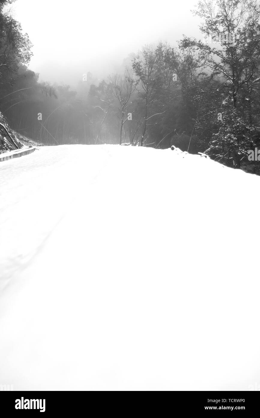 Black and white scenery of heavy snow in Xiaoshan, Hangzhou Stock Photo ...