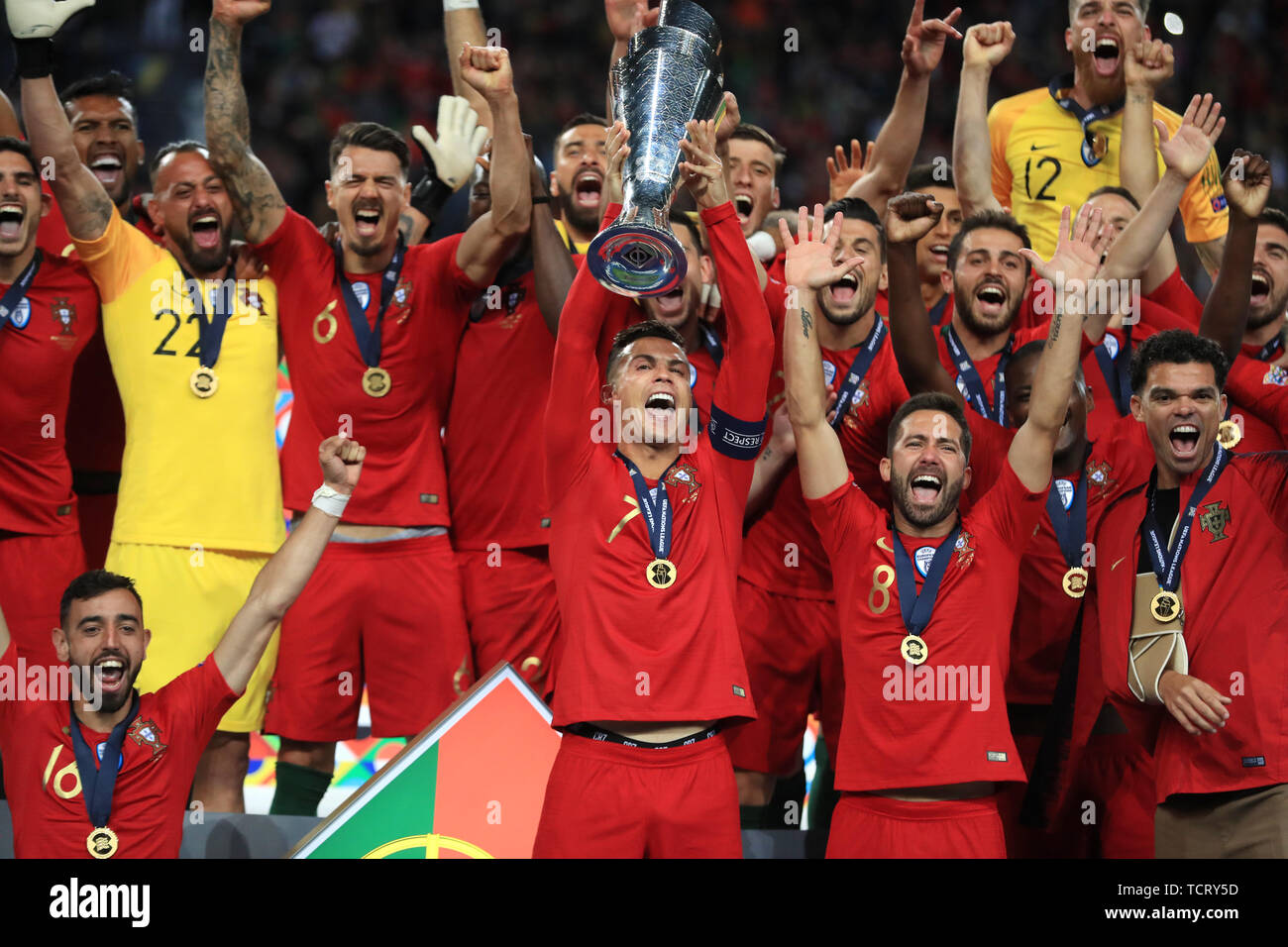 Portugal players celebrate with the trophy during the Nations League ...