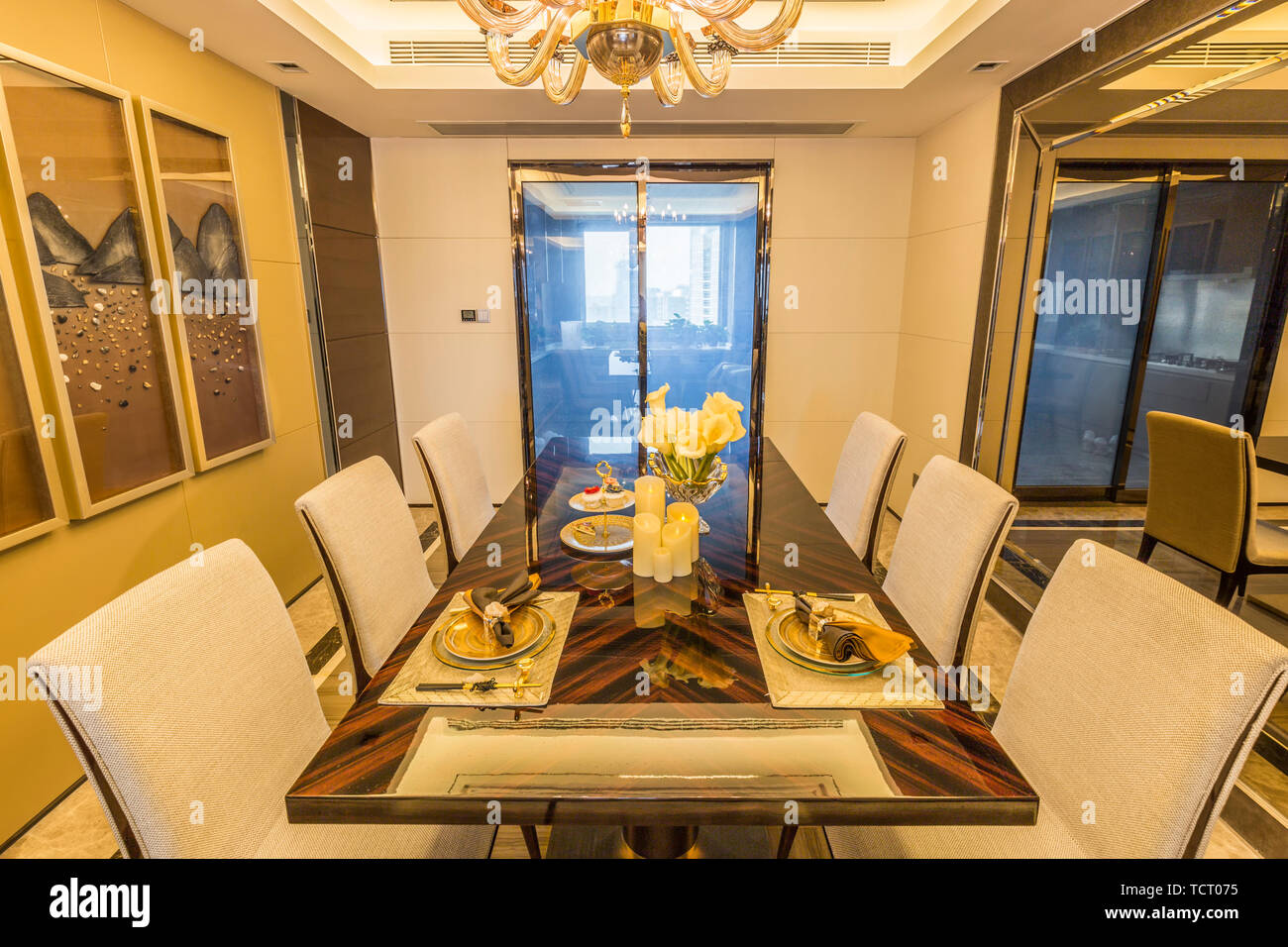 Interior of the model room Stock Photo - Alamy