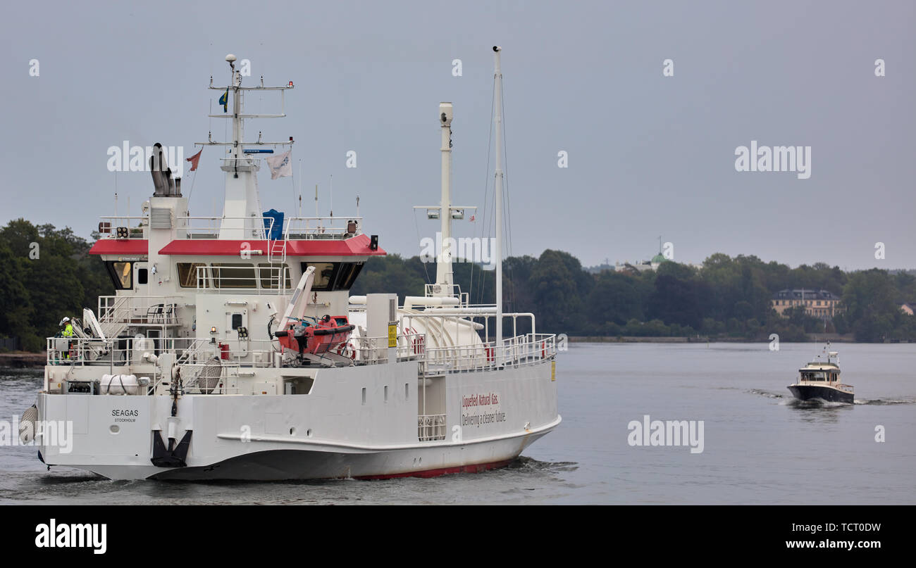 Small oil tanker hi-res stock photography and images - Alamy