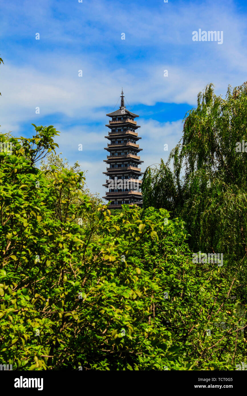 Yangzhou temple hi-res stock photography and images - Alamy