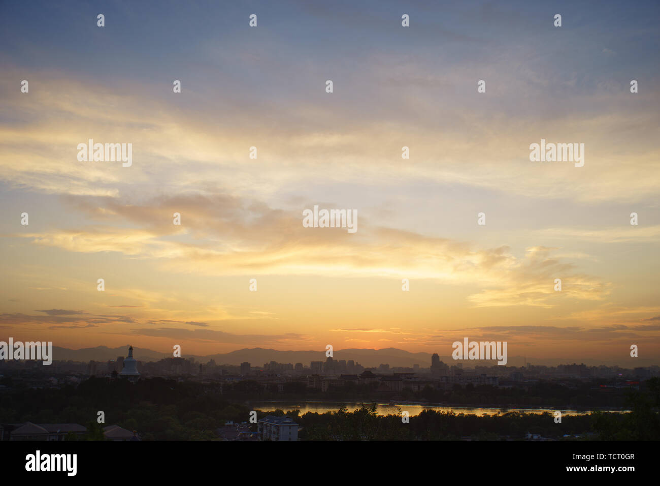Beijing Jingshan North Sea sunset Stock Photo - Alamy