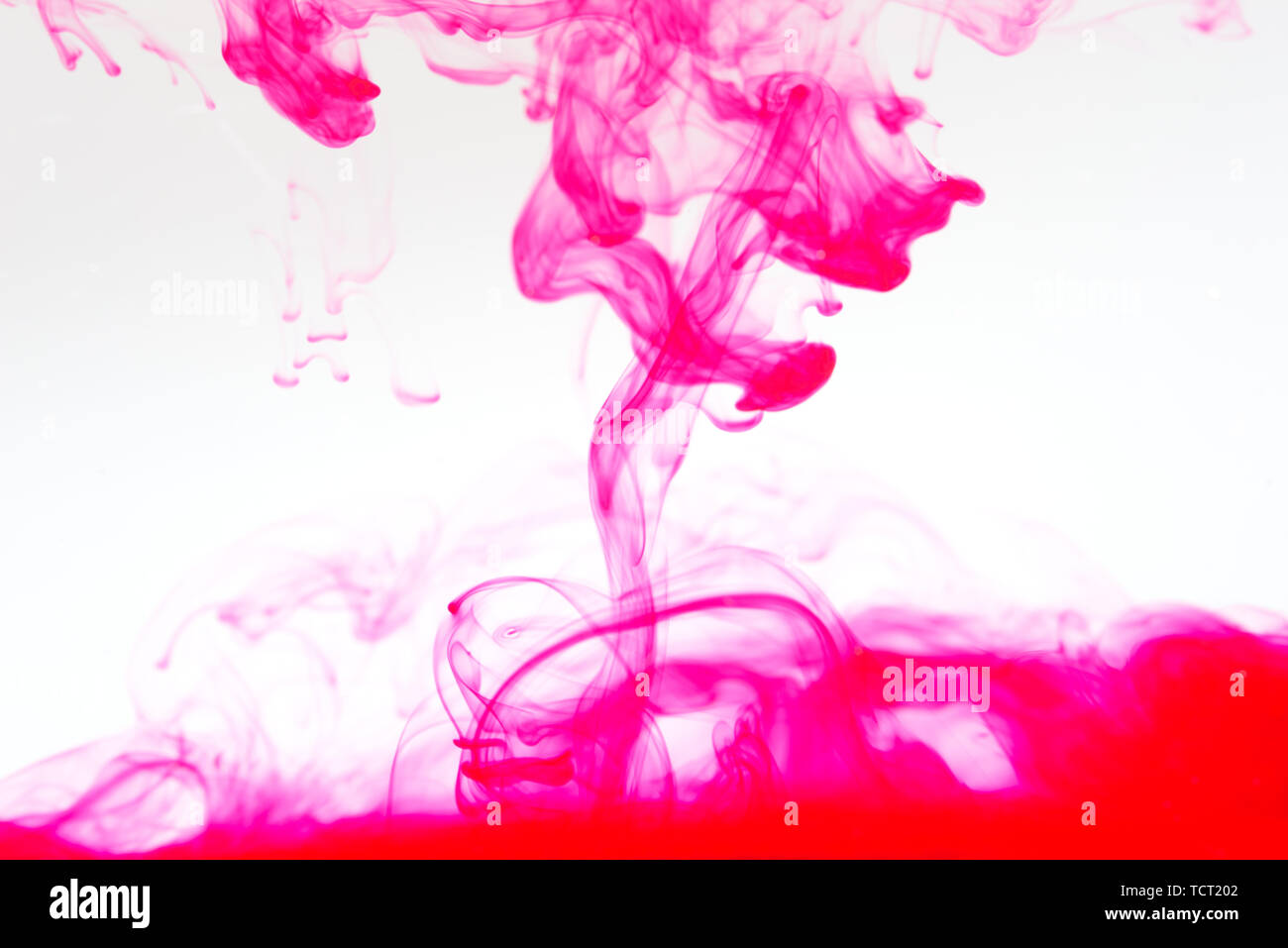 Ink paint spread in water hi-res stock photography and images - Alamy