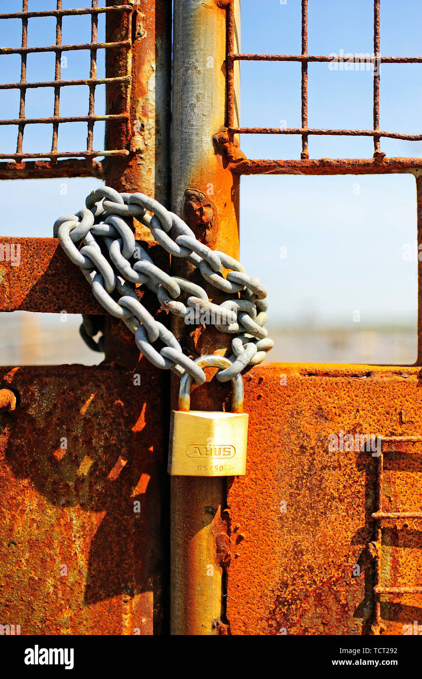 Rusty gates hi-res stock photography and images - Alamy