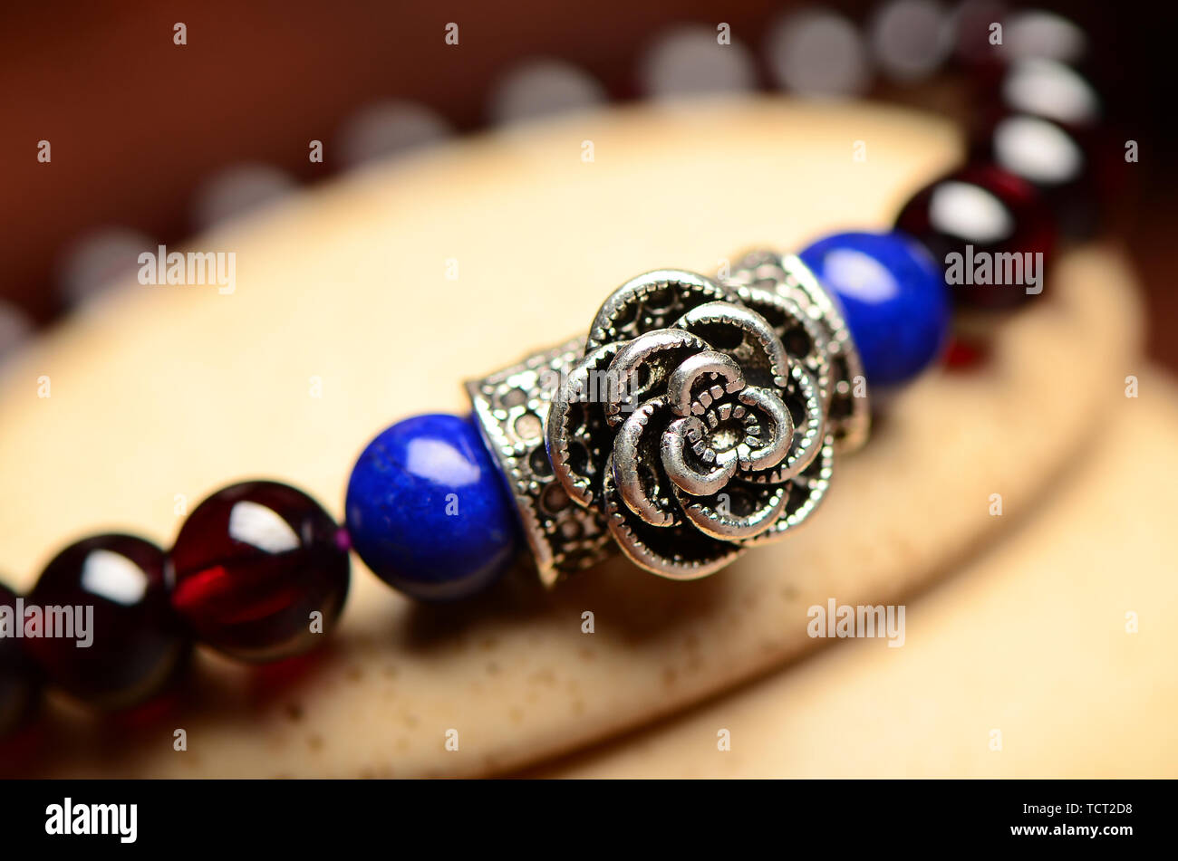 Garnet hand string hi-res stock photography and images - Alamy