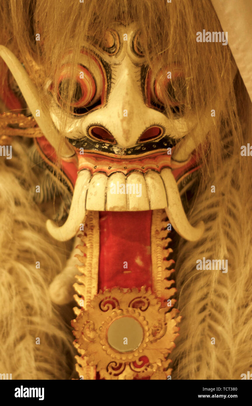 Rangda mask hi-res stock photography and images - Alamy