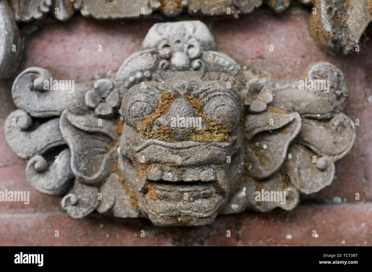 Animism mask hi-res stock photography and images - Alamy