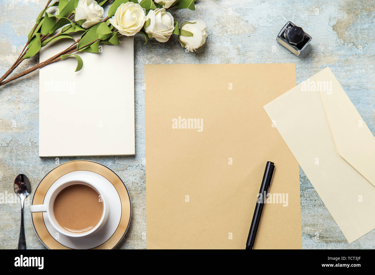 Letter on desk hi-res stock photography and images - Alamy