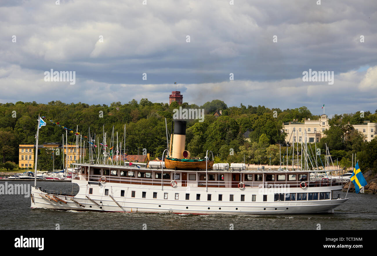 Old steam boat hi-res stock photography and images - Alamy