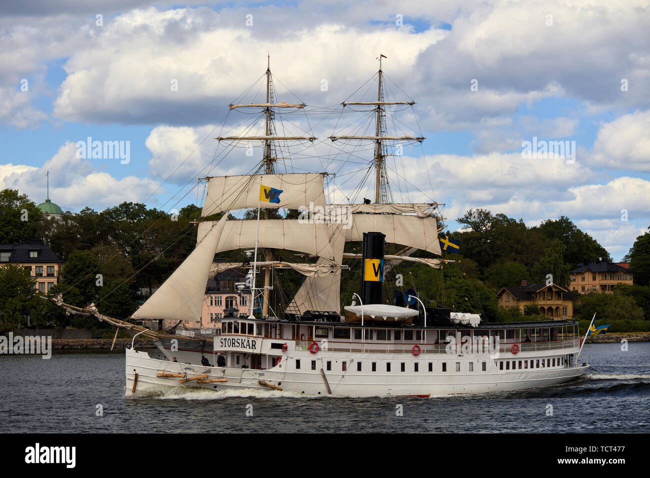 Two sails boat hi-res stock photography and images - Alamy