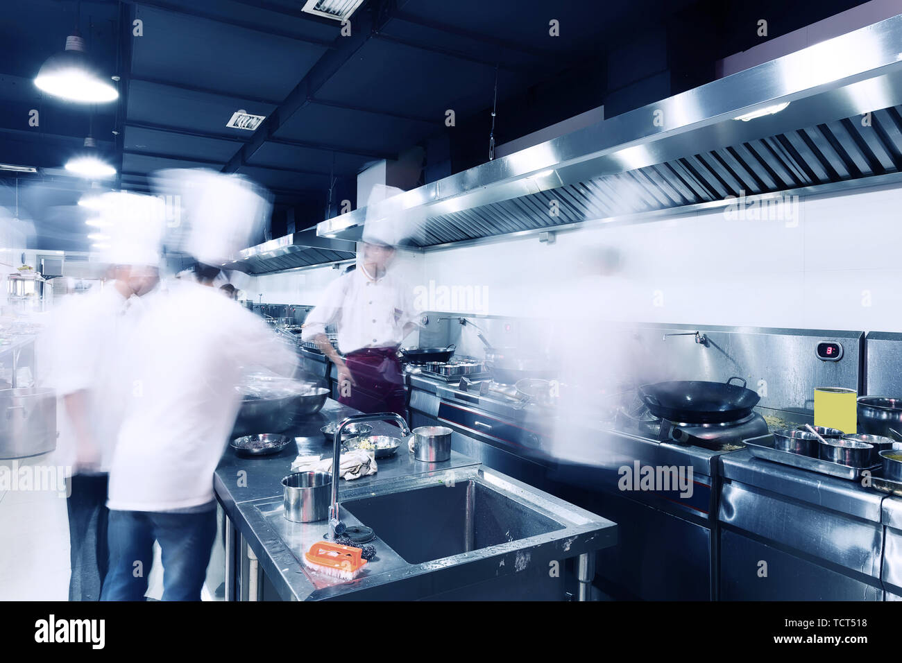 Modern photography and chefs in restaurant Stock Photo - Alamy