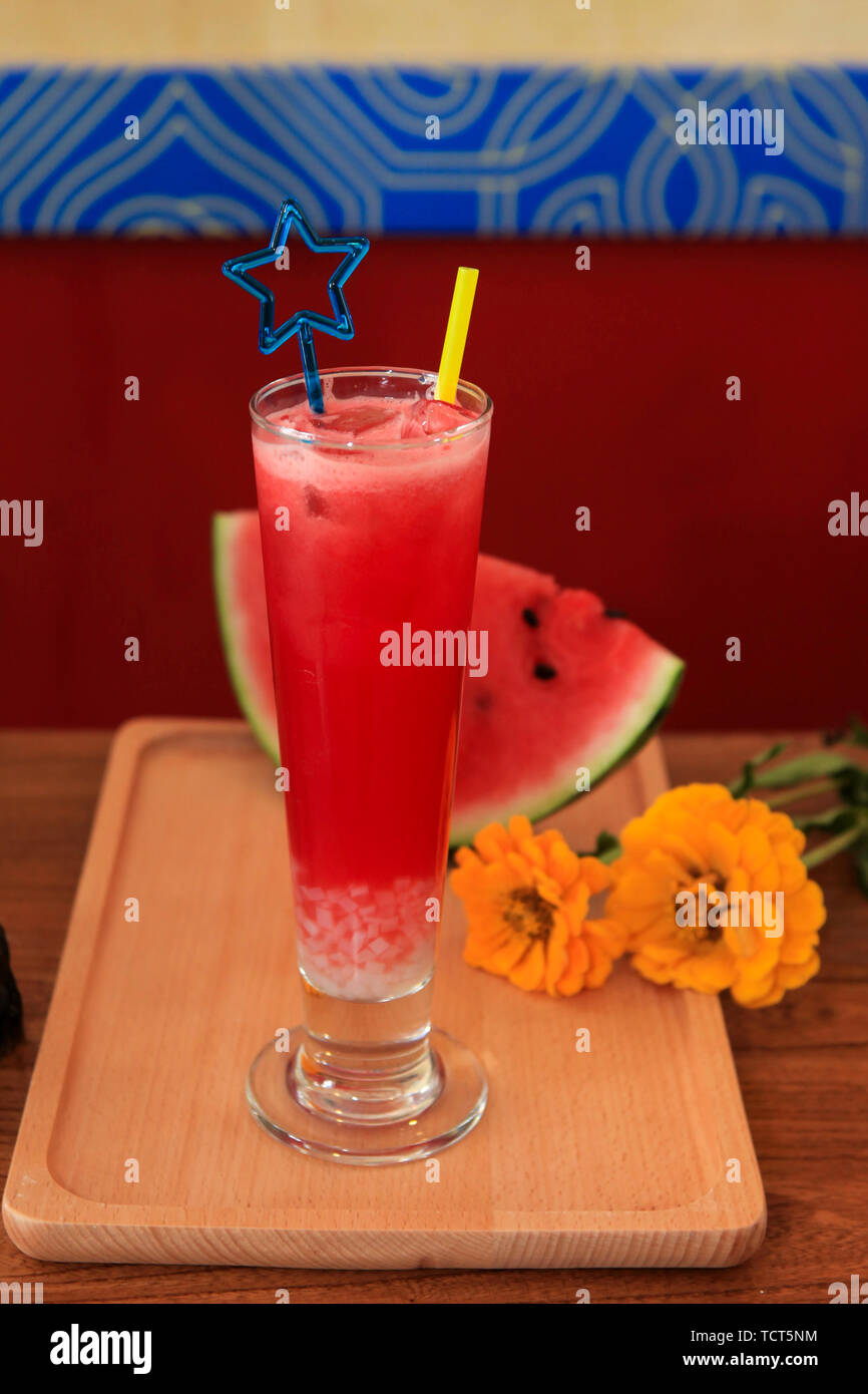 Drinks, liquor, beer, wine, juice, coffee, latte, cappuccino, tea, milk ...