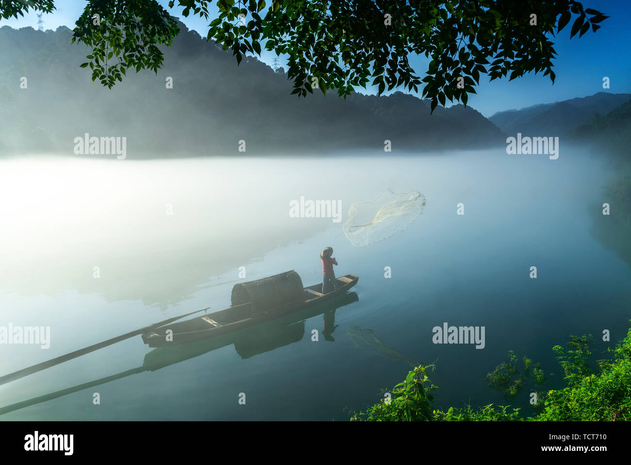Fog nets water hi-res stock photography and images - Alamy