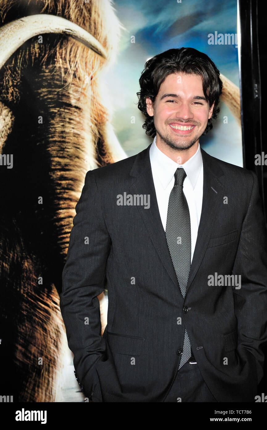LOS ANGELES, CA. March 05, 2008: Steven Strait at the premiere of his ...